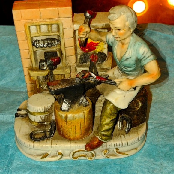 Enesco | Accents | Rare Enesco 979 Gorgeous Vintage Blacksmith Figurine ...